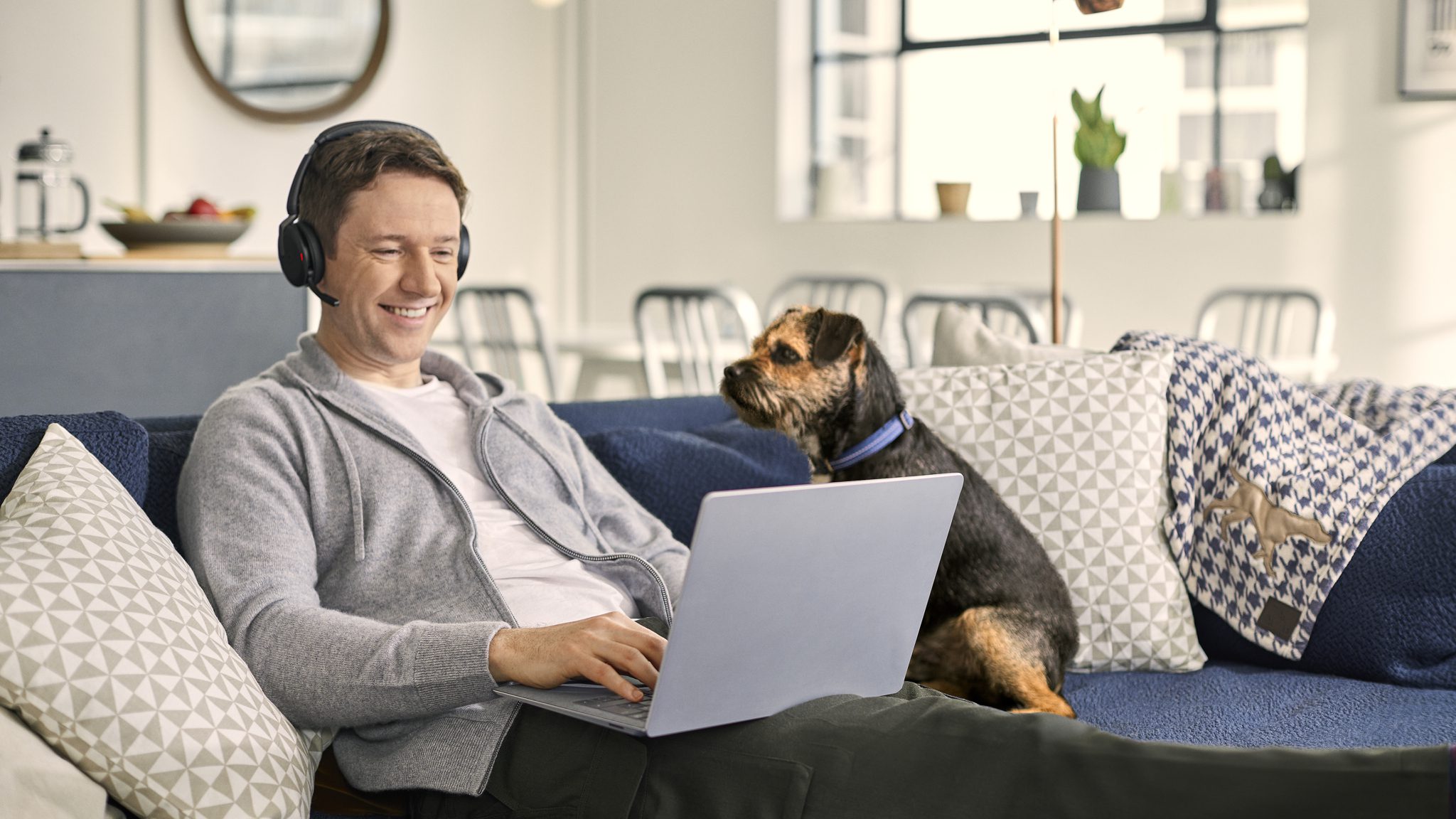 Top 5 Most Comfortable UC Bluetooth Headsets - Call One, Inc